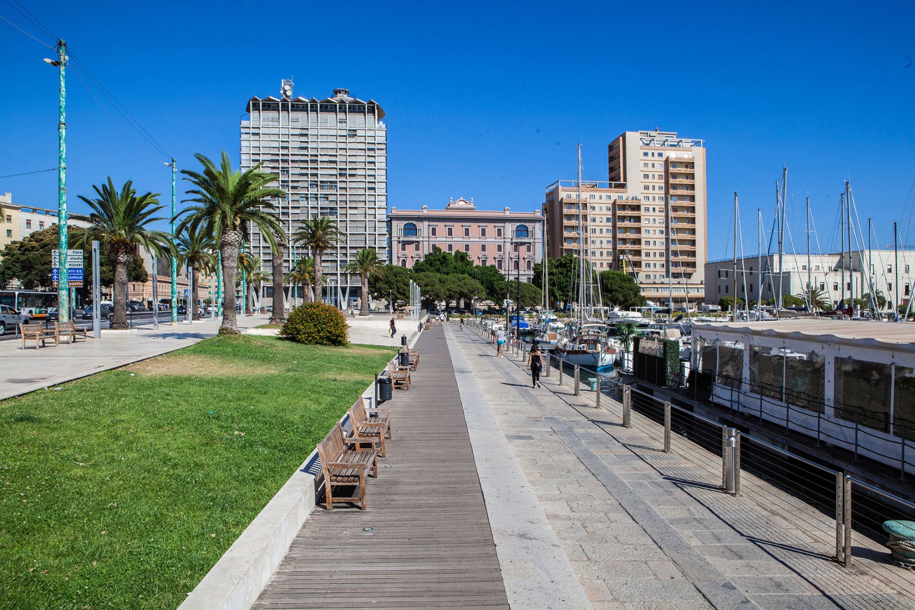 Fotografie Città di Cagliari - Centro Storico Via Manno